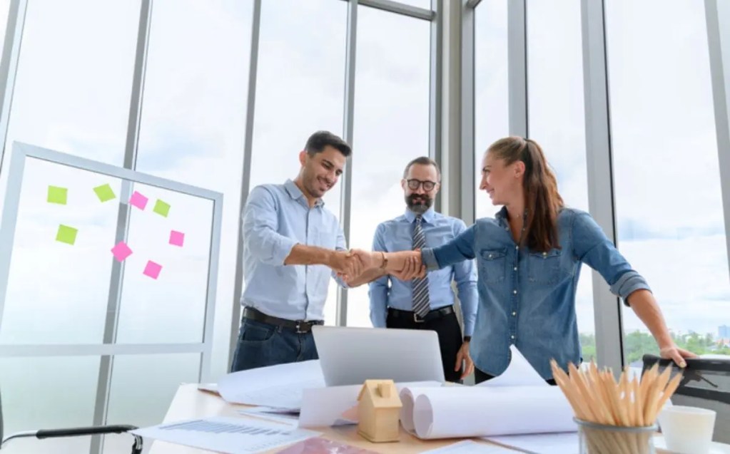 ¿Cómo calcular correctamente la inversión inicial para un negocio?